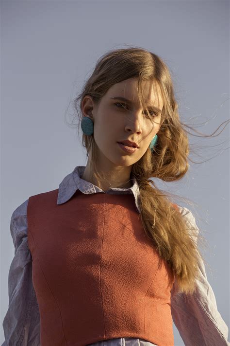 Anunciación De Llegada By Juani Sanchez Fashion Grunge