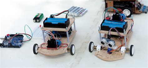 실험실에서 브레드보드와 연결 된 전자 부품 케이블과 컨트롤러가 있는 전기 공학 현대 기술 전자 Diy 제품 공학 0명에 대한 스톡 사진 및 기타 이미지 Istock