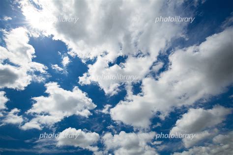初夏の青空と雲 写真素材 6436744 フォトライブラリー Photolibrary