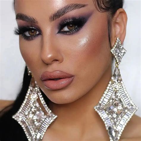 E 266 Standout Glam Look For Special Occasions Angel Brinks