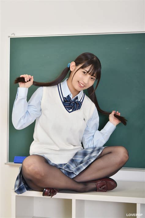 宇流木さらら 黒パンストなプリスカ制服画像