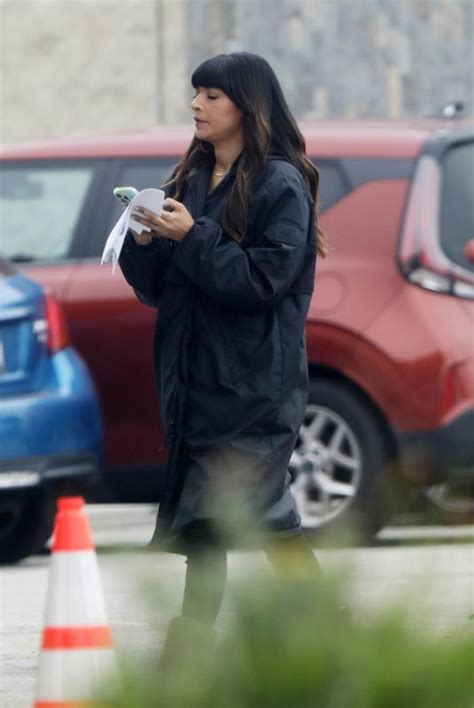 Hannah Simone Hawtcelebs