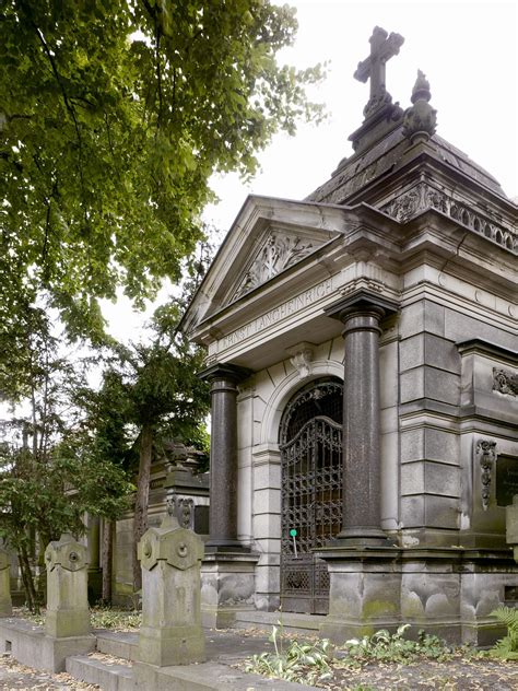 Fritz Brunier David Hiepler Hiepler Brunier · Alter St Matthäus Kirchhof Berlin By