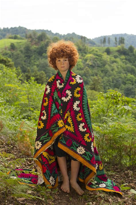 ესკიზი ახალი თაობის ბუტიკ კონცეპტუალური ქართული სასტუმროების ბრენდი At