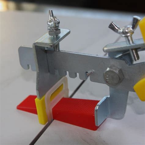 토목코리아 인테리어 타일 수평화 작업에 없으면 안되는 평탄클립 평탄쐐기 평탄집게 입니다 😊👍🏻