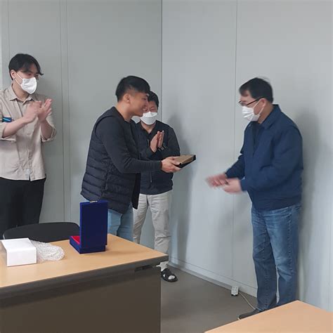 팀장 공로패 전달