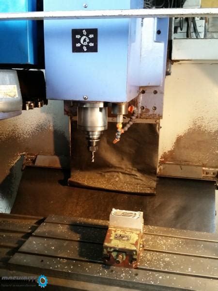 Машините Продавам вертикална фреза с цпу Cnc вертикален обработващ център