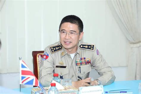 នាយឧត្តមសេនីយ៍ សន្តិបណ្ឌិត នេត សាវឿន ទទួលជួបឯកអគ្គរាជទូតថ្មី នៃចក្រភពអង់គ្លេសប្រចាំកម្ពុជា