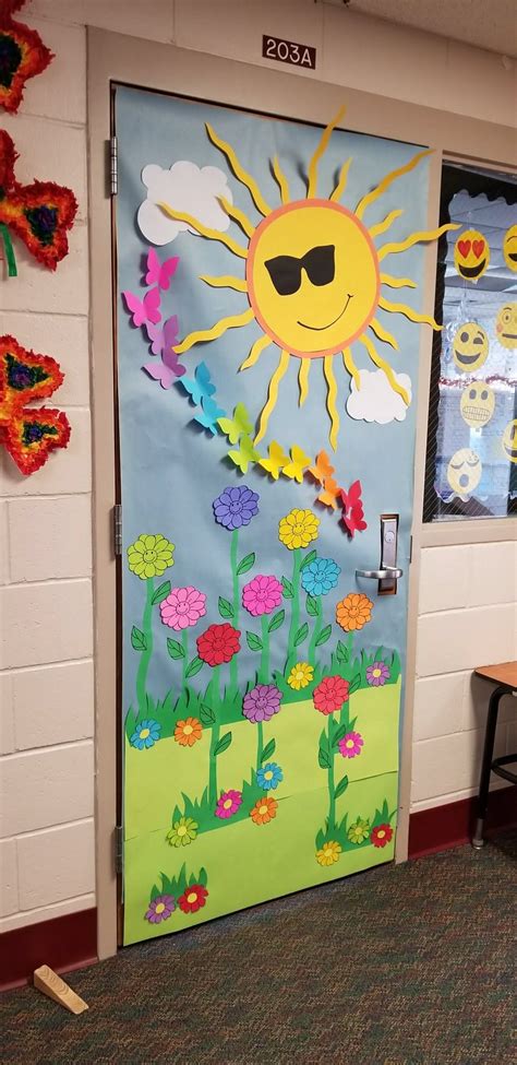 Decorate Your Classroom For Spring With These Door Ideas Spring