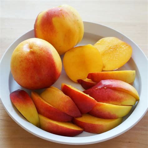 망고복숭아 한정수량2kg 그리팅 우리집 밥상주치의