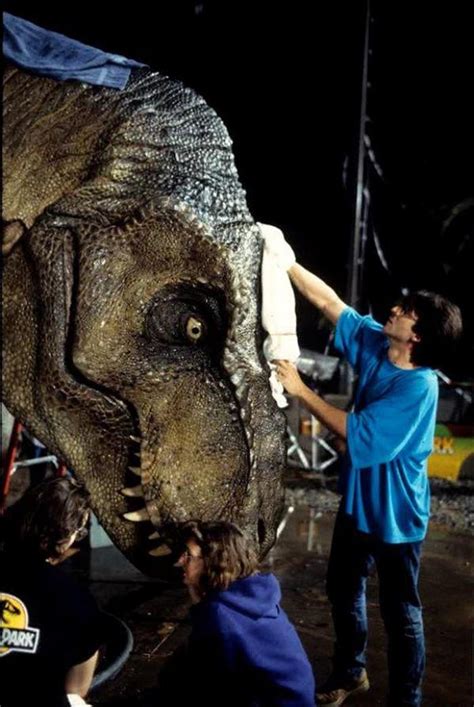 28 Incredible Behind The Scenes Of The Original Jurassic Park