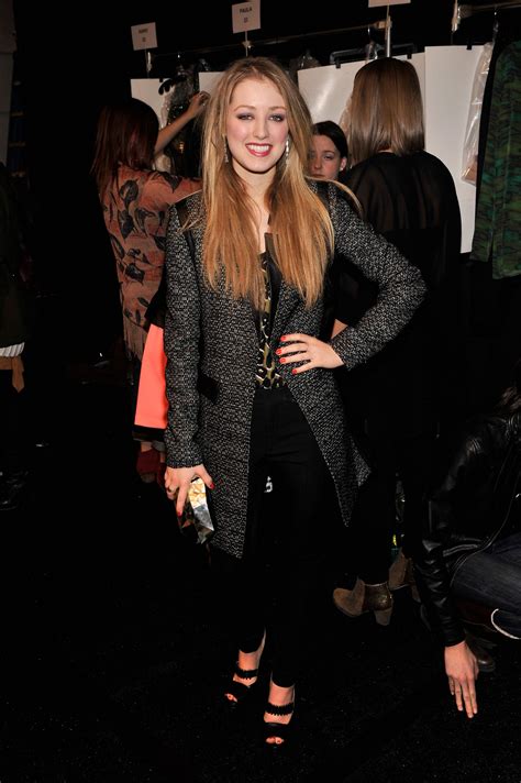 Ella Rae Peck Net Worth Wiki Age Weight And Height Relationships