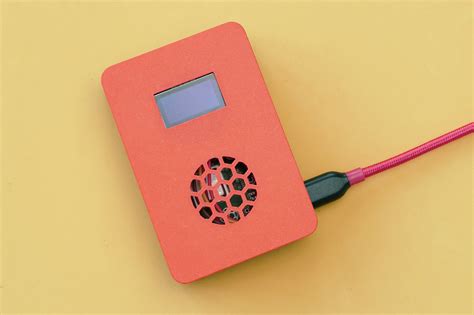 Backup Your Pictures While Traveling Without Lugging A Large Computer