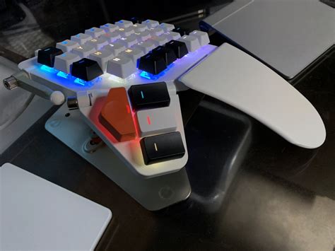 090822 Moonlander Keyboard Platform