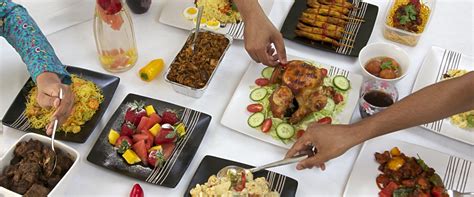 무료 이미지 표 요리 식사 식품 조리 생기게 하다 플레이트 고기 점심 맛있는 야채 공식 만찬 짜릿한