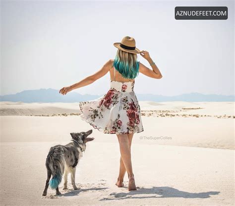 Sara Carson Feet Aznudefeet