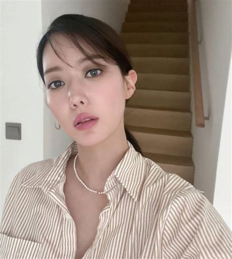 임수향 은은한 스모키오버립 메이크업 달라진 분위기