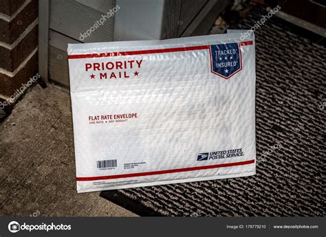Usps Priority Mail Padded Envelope Stock Editorial Photo © Georgesheldon 178779210