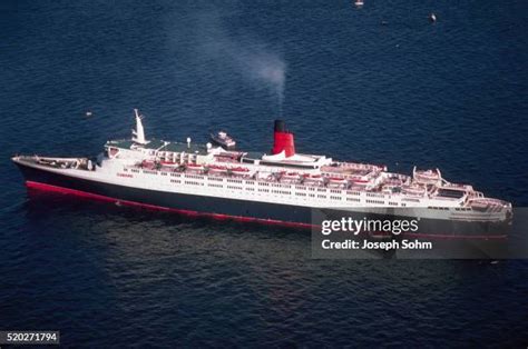 Rms Queen Elizabeth 2 Photos And Premium High Res Pictures Getty Images