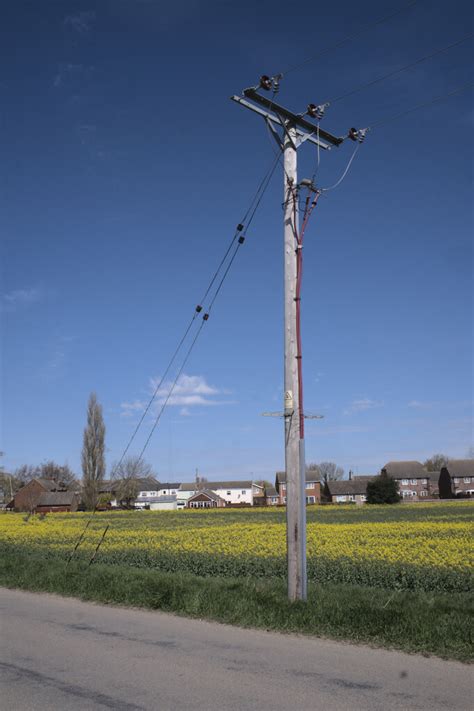 The electricity pole © Bob Harvey cc-by-sa/2.0 :: Geograph Britain and ...