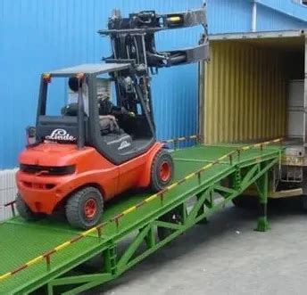 Hydraulic Dock Leveler Loading Ramp Bridge Mobile Ce Movable Side Loading Dock Ramp Forklift