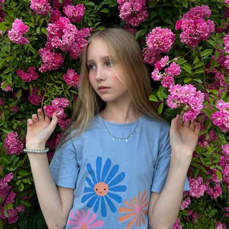 Yana (@5069_yana) • Threads, Say more