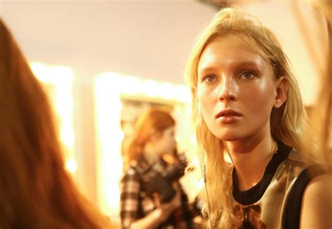 Ego Tops Gringas Estranham Clima Quente E Se Jogam Nas Comidas