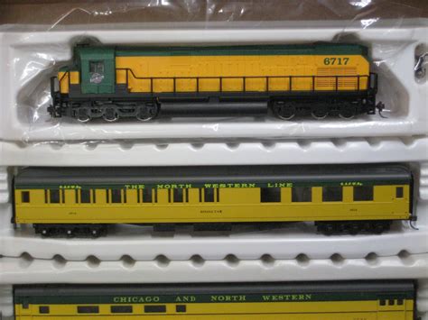 Ho Ihc Chicago And Northwestern Alco C628 Locomotive 3 Cnw Passenger Cars