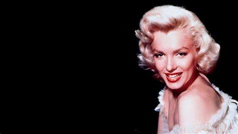 Marilyn Monroe Black And White Wallpaper