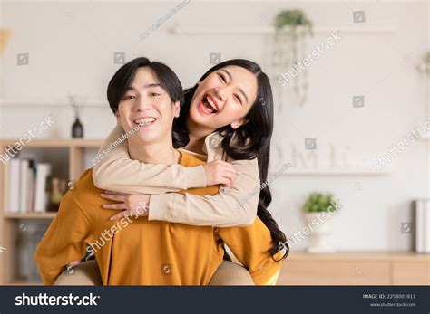 4 Thousand Couples Hugging Romantic Place Royalty Free Images Stock