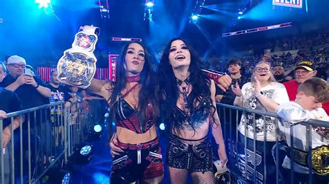 Paige And Brie Bella Hang On To Womens Tag Titles Following Wwe Snme