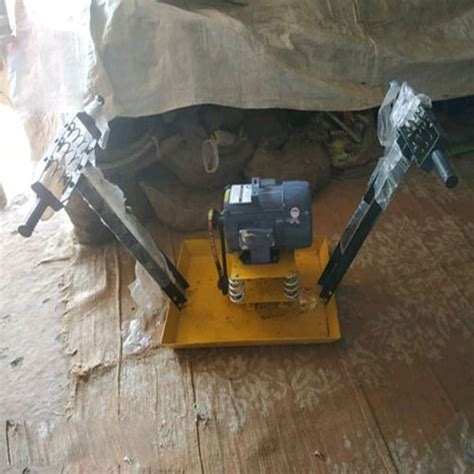 Surface Plate Vibrator At Best Price In Nagpur Maharashtra Big Construction Machine