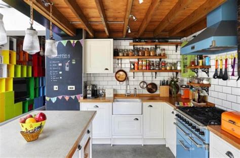 Забавен стан кој предизвикува среќа Divian Arts