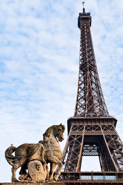 Premium Photo Eiffel Tower And Statue In Paris