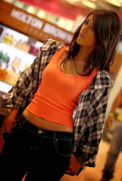Bollwood Actress Ileana Hot Sexy Navel Show Images In Julayi Movie Hot Naked Girls New
