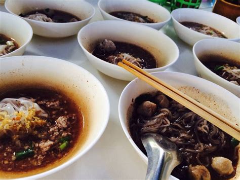 รีวิว ก๋วยเตี๋ยว 3 บาท เจ้าเก่าหลังปรินส์ 3บาท ไม่เคยอิ่ม