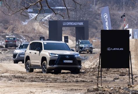 사진으로 보는 시승기 `정숙성 최강` 럭셔리 오프로더렉서스 플래그십 Suv Lx 시승기 Zum 뉴스
