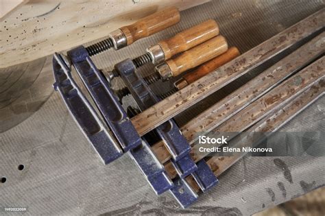 공작물 및 부품의 강력한 고정 및 클램핑을 위한 F자형 클램프 세트 0명에 대한 스톡 사진 및 기타 이미지 0명 강철 개체 그룹 Istock