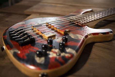 Sniper Deluxe 5 Strings Combass Signature Capurso Guitars