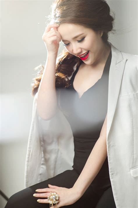 Bảo Thy Sexy Cao Thái Sơn Khéo Khoe Hình Xăm