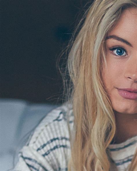 Maddy Perinovic Face Scrolller