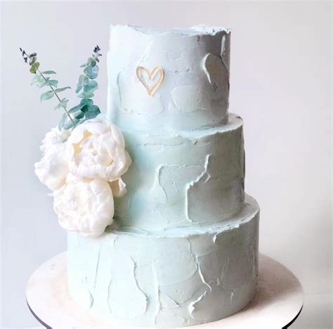 Кремовий триярусний весільний торт на замовлення Київ