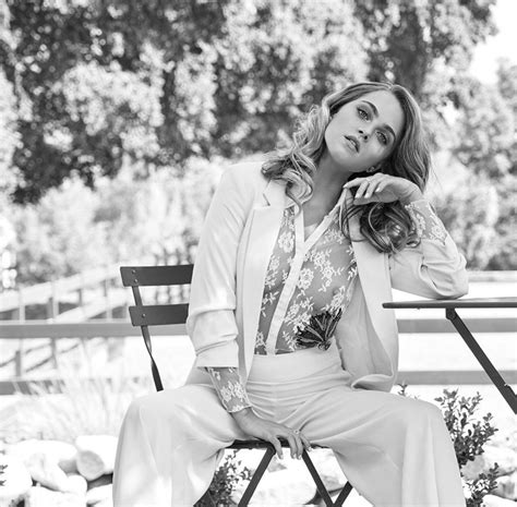 Anne Winters Poses Without A Bra 1 Photo Thefappening