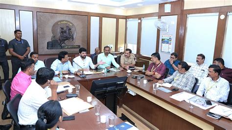 Pune Murlidhar Mohol Directs Pmc To Address Garbage Issue To Prevent Wildlife Intrusion Ease