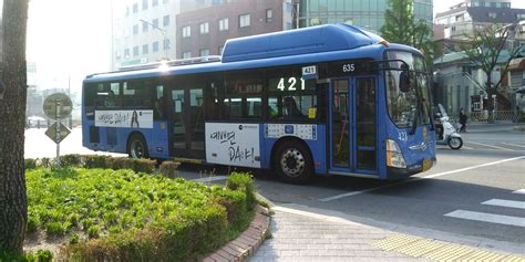 서울 파란색 간선 시내버스 배경 버스 사진