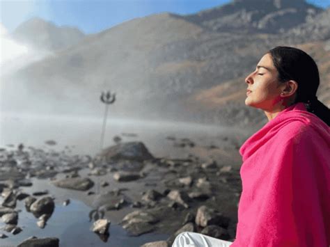 Sara Ali Khan Arjun Pratap Bajwa Dating Rumors Gurudwara Visit Photos