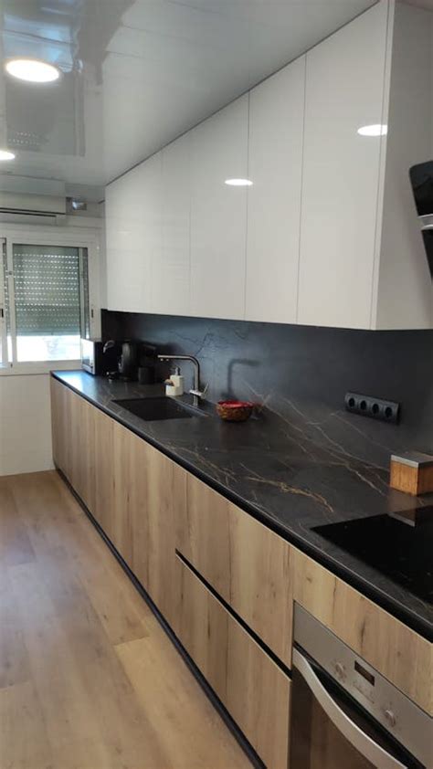 Encimera Y Aplacado A Pared En Dekton Laurent
