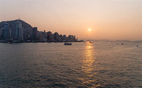 Best Spots For Stunning Views And Romantic Sunsets In Hong Kong