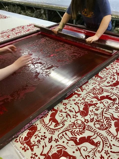 L I N D S A Y A L K E R The Process Blue Fabric Printing Technique