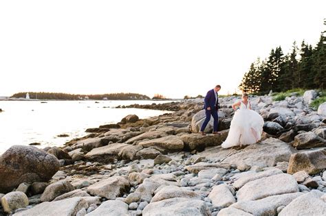 “𝑺𝒐𝒎𝒆𝒕𝒊𝒎𝒆𝒔 𝒔𝒕𝒐𝒓𝒊𝒆𝒔 𝒂𝒓𝒆 𝒕𝒐𝒐 Laura Perron Photography Facebook